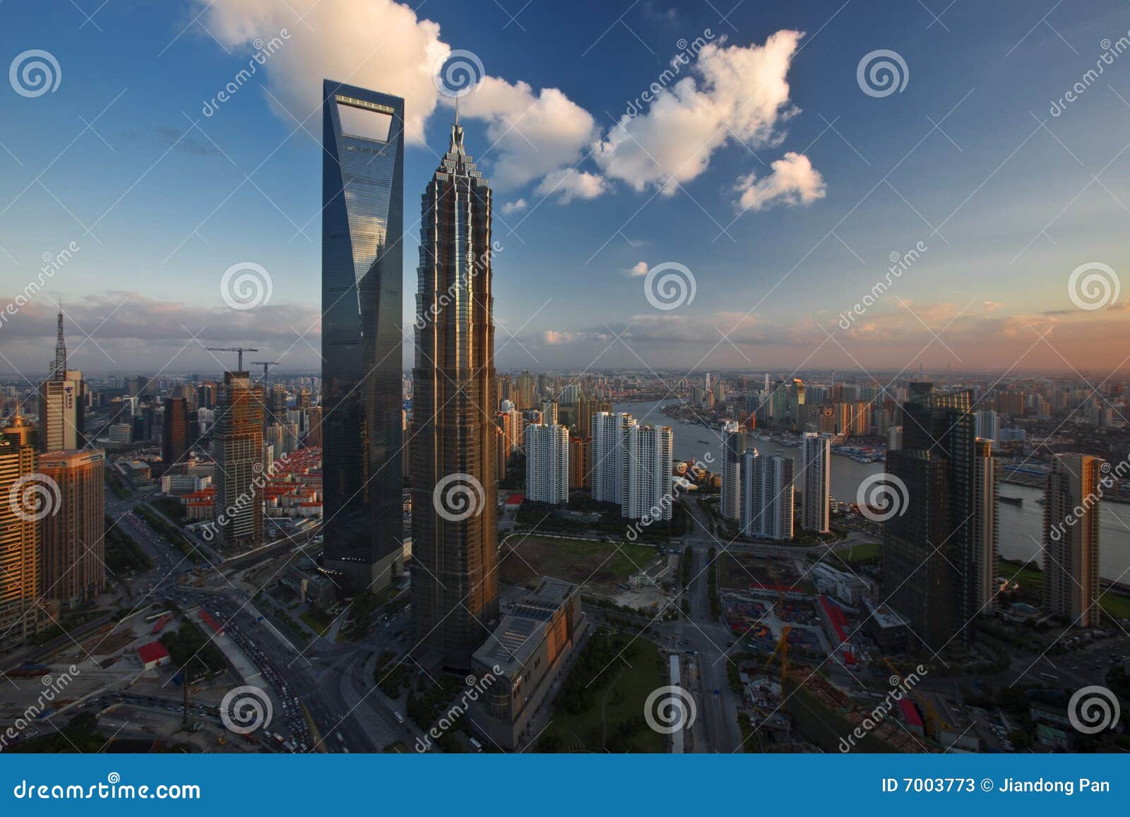 The landmarks of Shanghai stock image. Image of blue, huangpu - 7003773