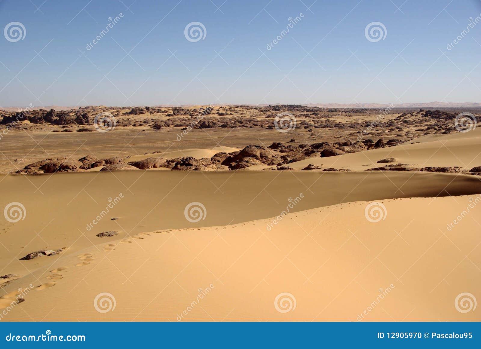 Landscape in Libya stock photo. Image of arid, crest - 12905970