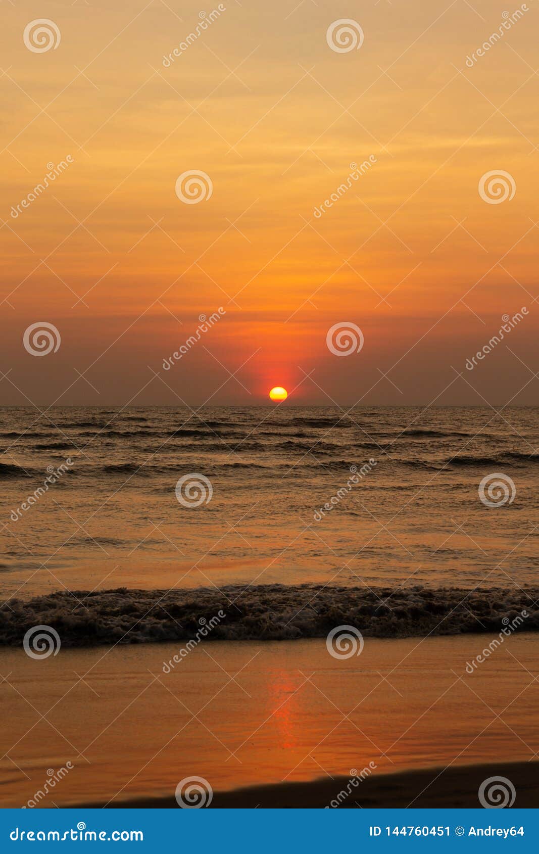 Landscape Magnificent Sunset on the Ocean Stock Image - Image of orange ...
