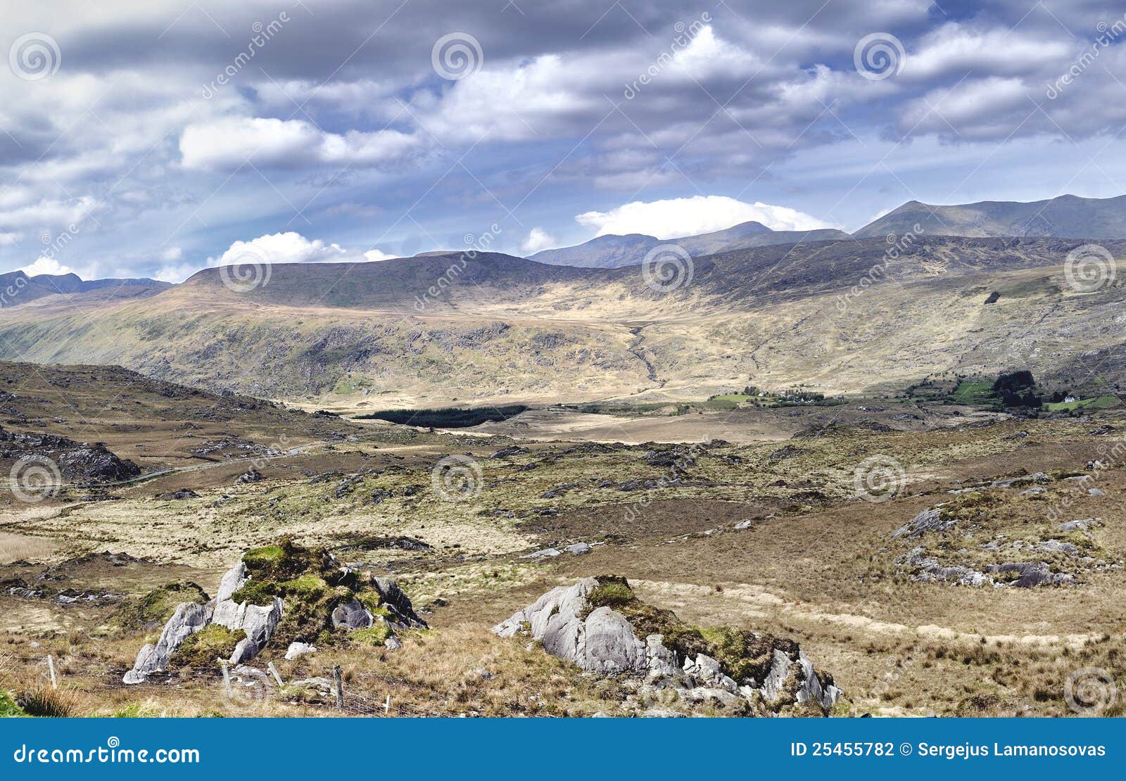 Landscape of Moll S Gap in Ireland Stock Photo - Image of grass, moll ...