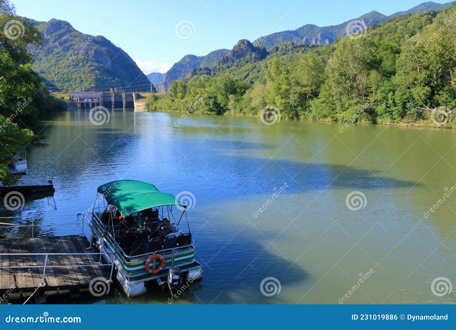 Landscape of Olt Valley with Olt River and Cozia Mountains in Romania ...