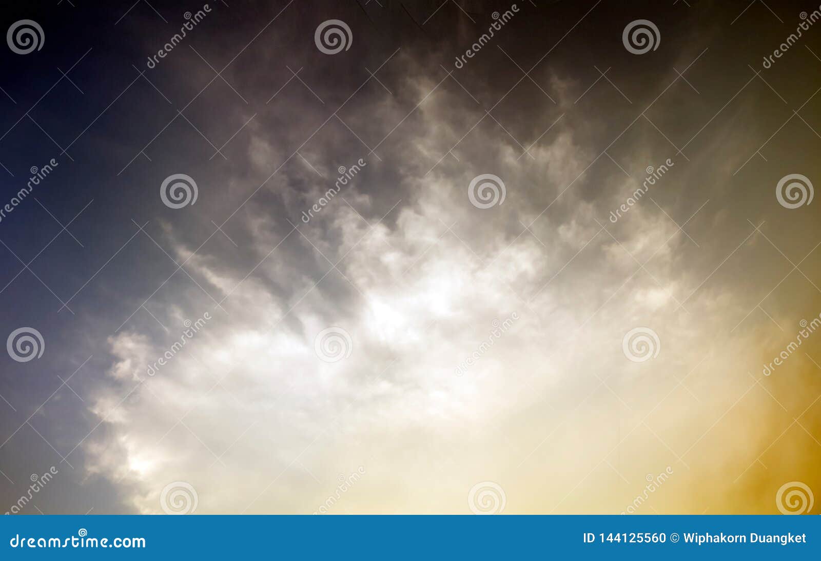 Beauty Sunset Sky with Cloud and Sunlight Effect Stock Photo - Image of ...