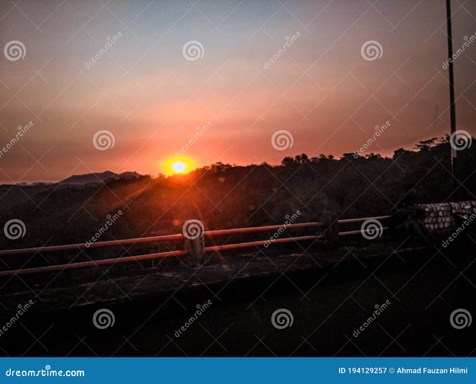Landscape Sunset in the Dam Stock Image - Image of sunshine, sunset ...