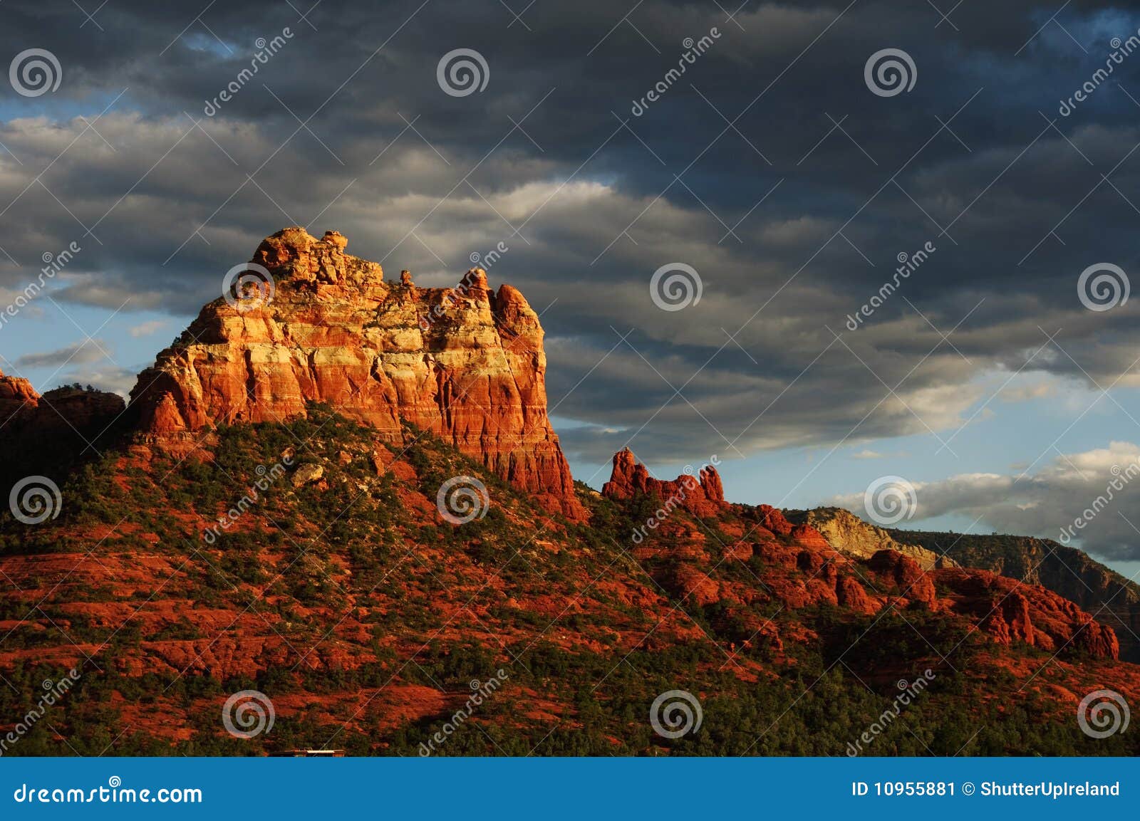 Landscape Sunset Evening of Red Rock at Sedona Stock Image - Image of ...