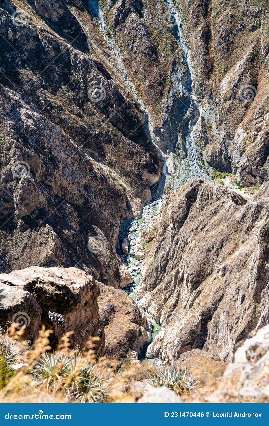 Landschaft Des Colca Canyons in Peru Stockfoto - Bild von panoramisch ...