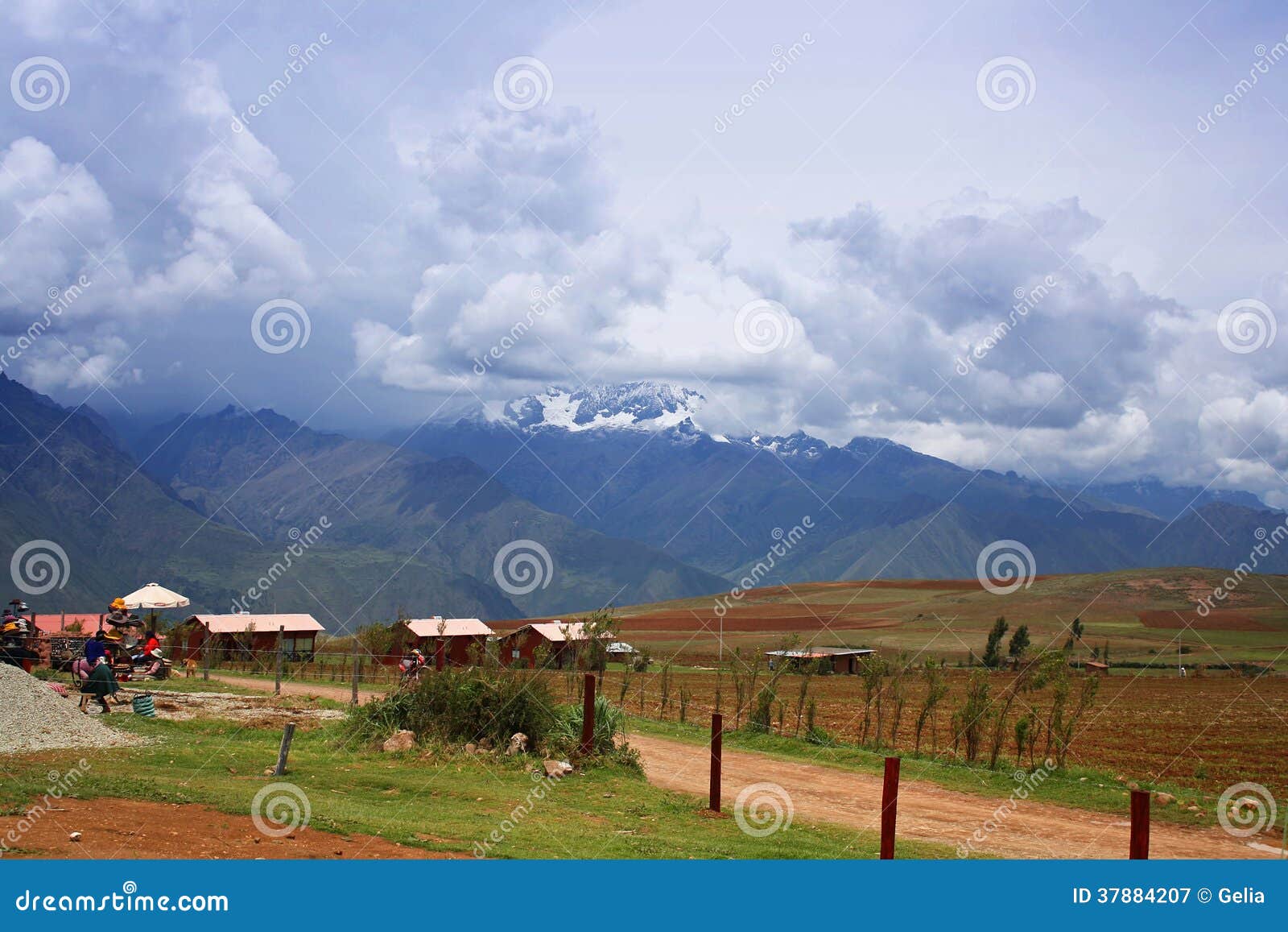 Landschaft in Peru stockbild. Bild von lagune, ernten - 37884207