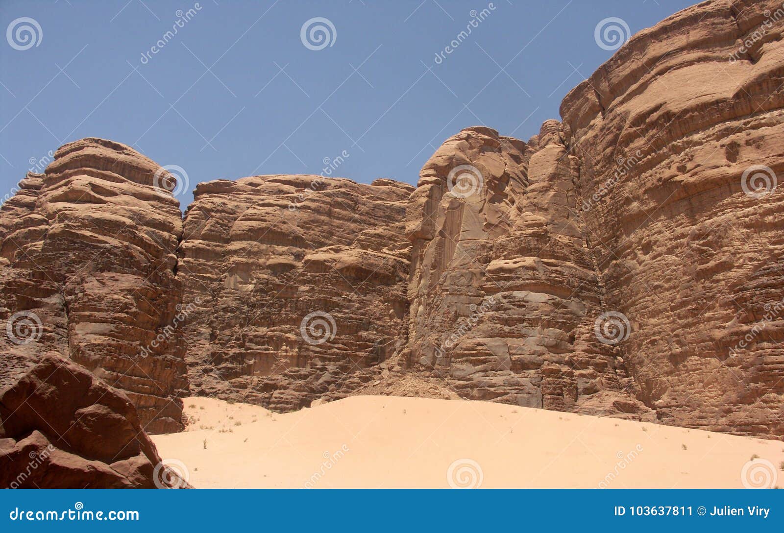 Landschap Van Wadi Rum-woestijn in Jordanië Stock Afbeelding - Image of ...