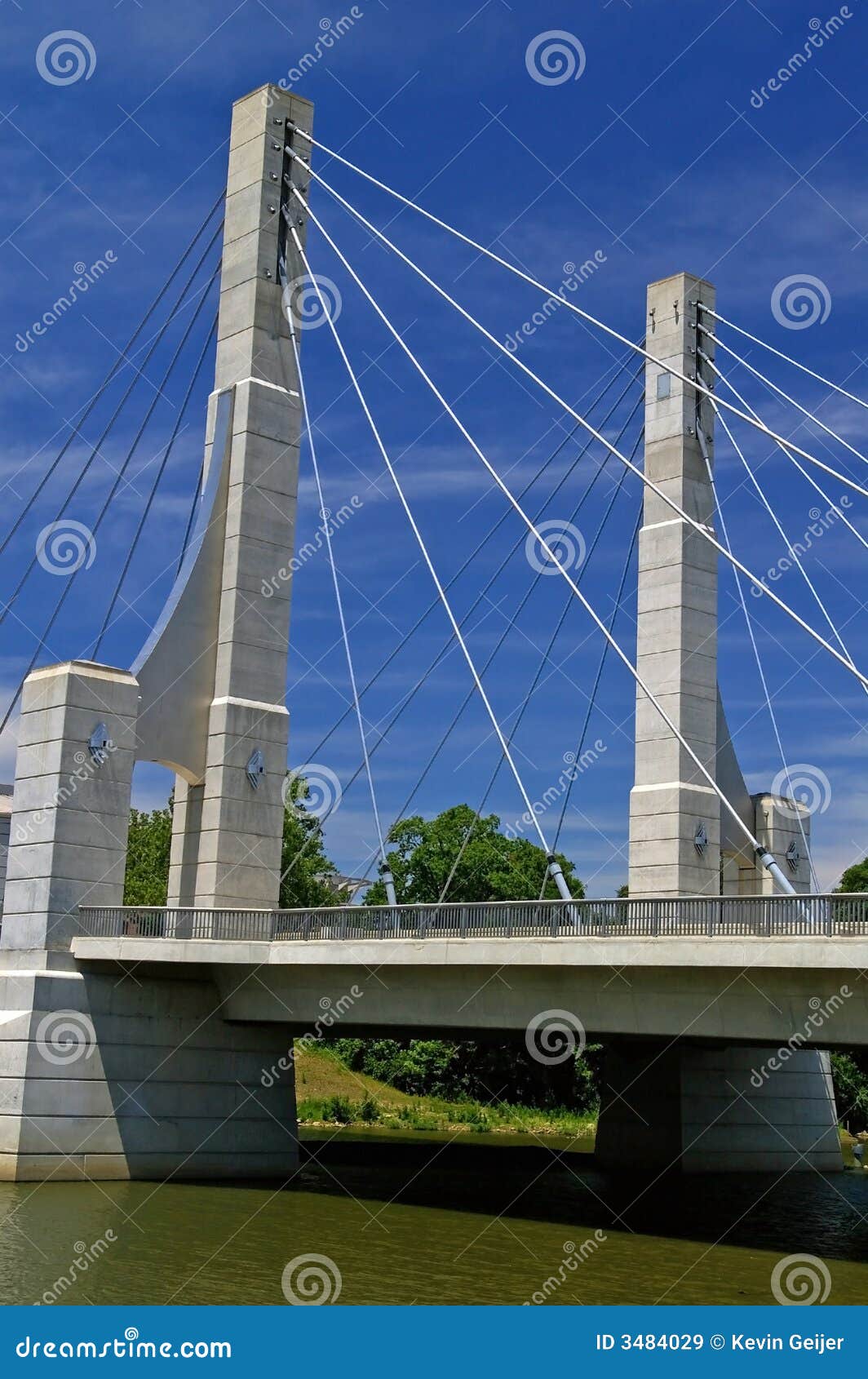 Lane Avenue Bridge stock image. Image of support, river - 3484029