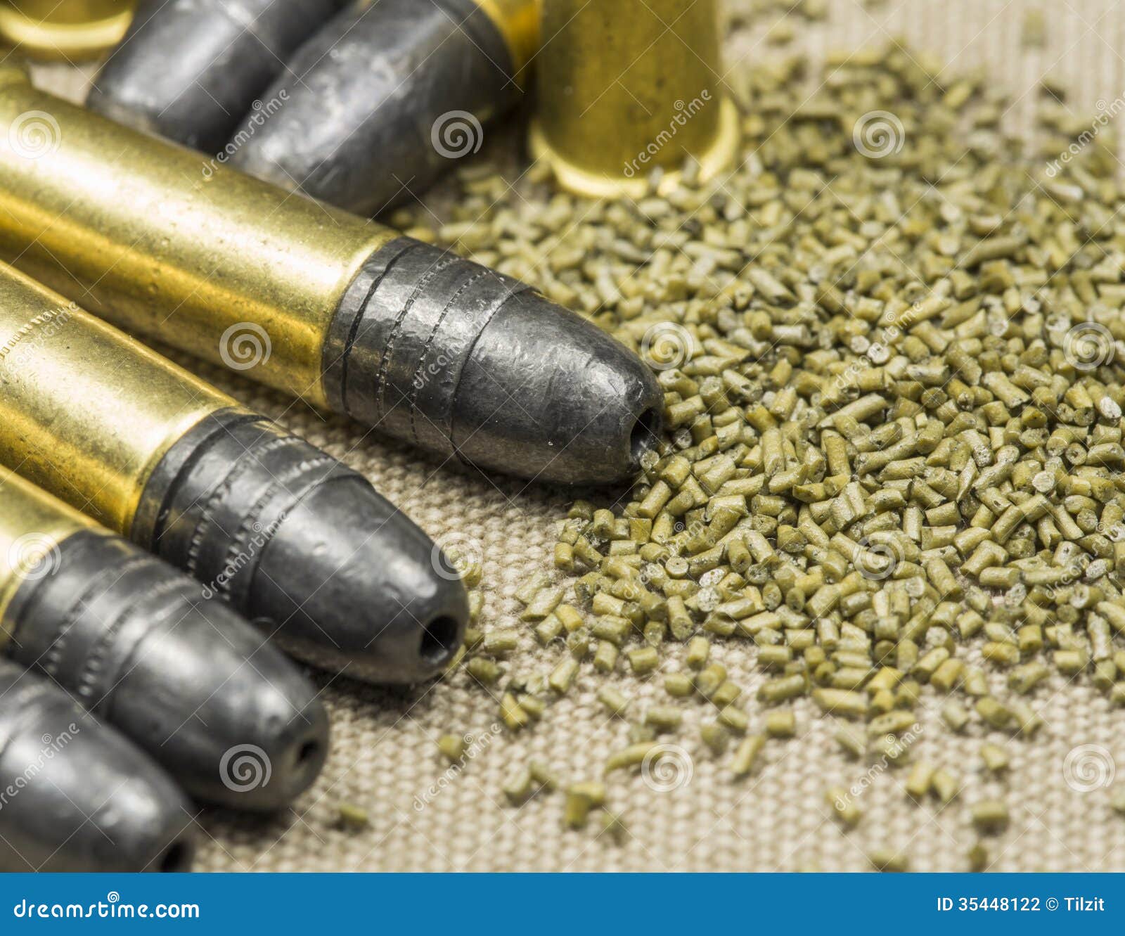 Lange Geweer Rimfire Munitie Stock Foto - Image of lood, geval: 35448122