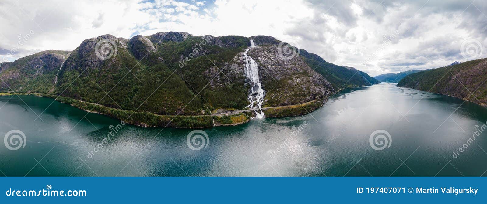 Langfoss Langfossen is the Fifth Highest Waterfall in Norway Stock ...