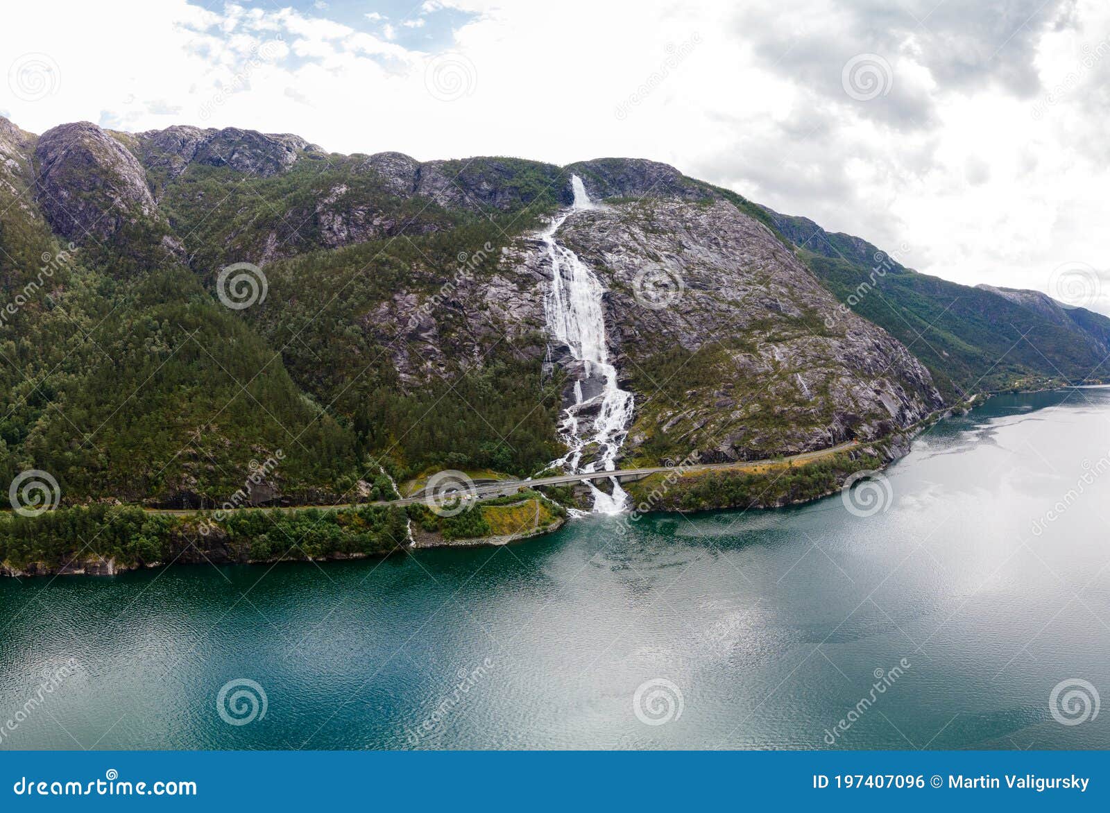 Langfoss Langfossen is the Fifth Highest Waterfall in Norway Stock ...