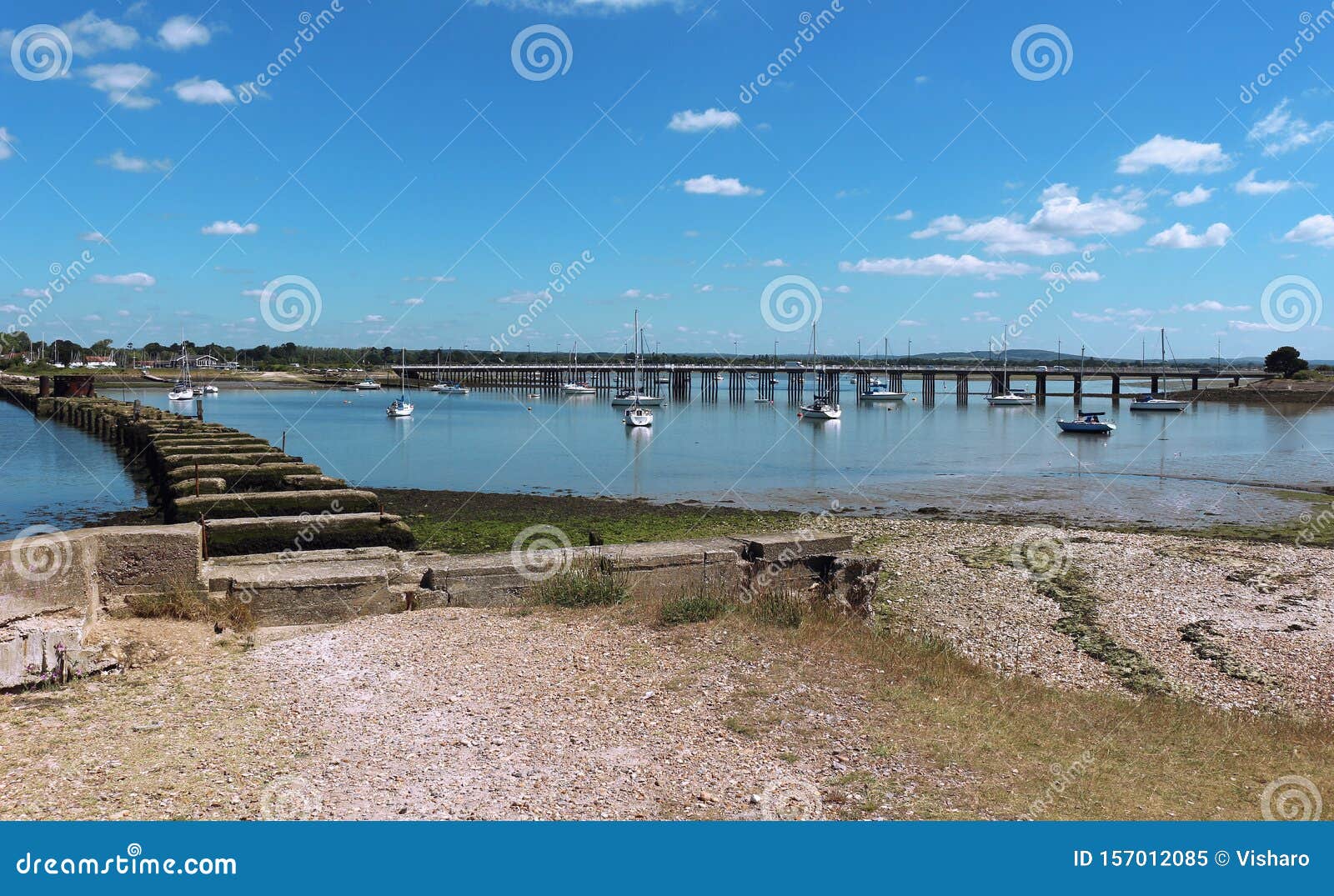 Langstone Bridge editorial image. Image of water, wood - 157012085
