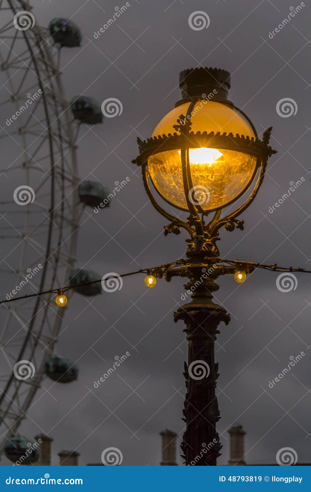 Lantaarn Op De Straat in Londen Redactionele Stock Afbeelding - Image ...