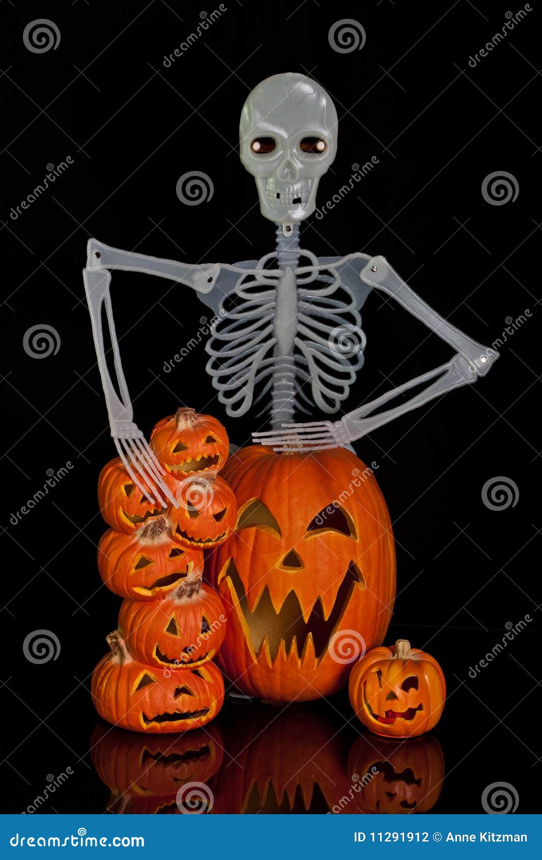 Lanterna E Scheletro Di Halloween Jack O Fotografia Stock - Immagine di ...