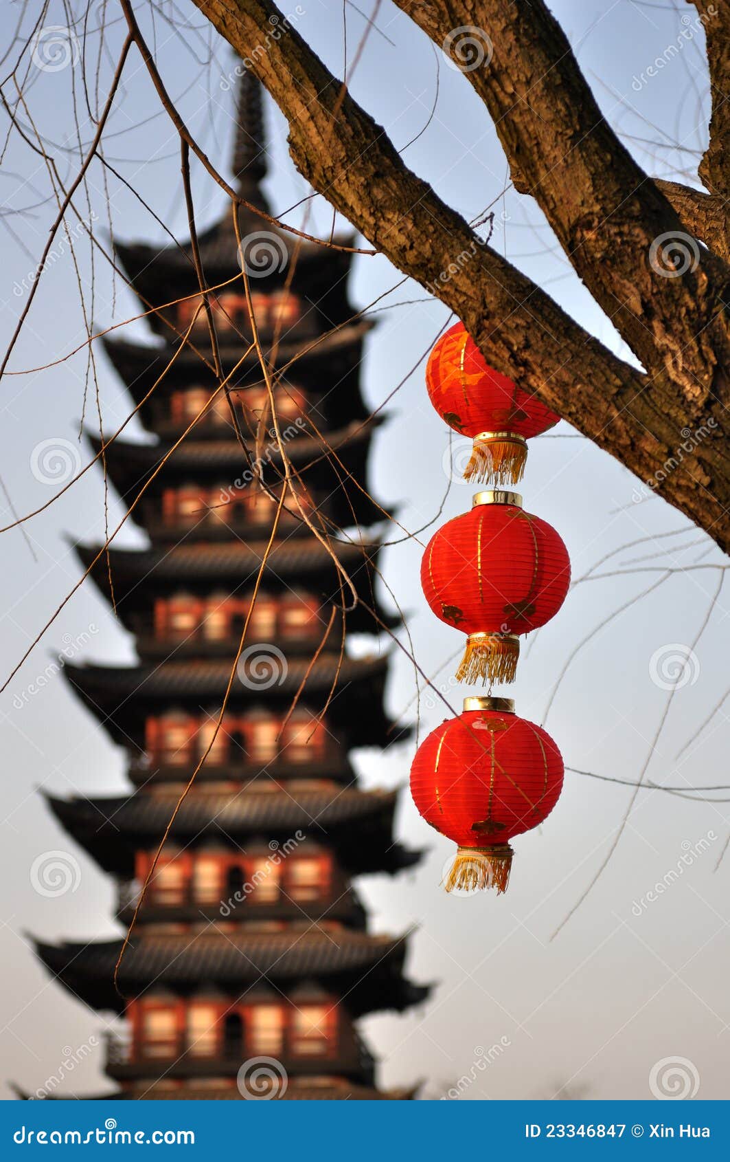 Lanterne rouge chinoise image stock. Image du caractère - 23346847