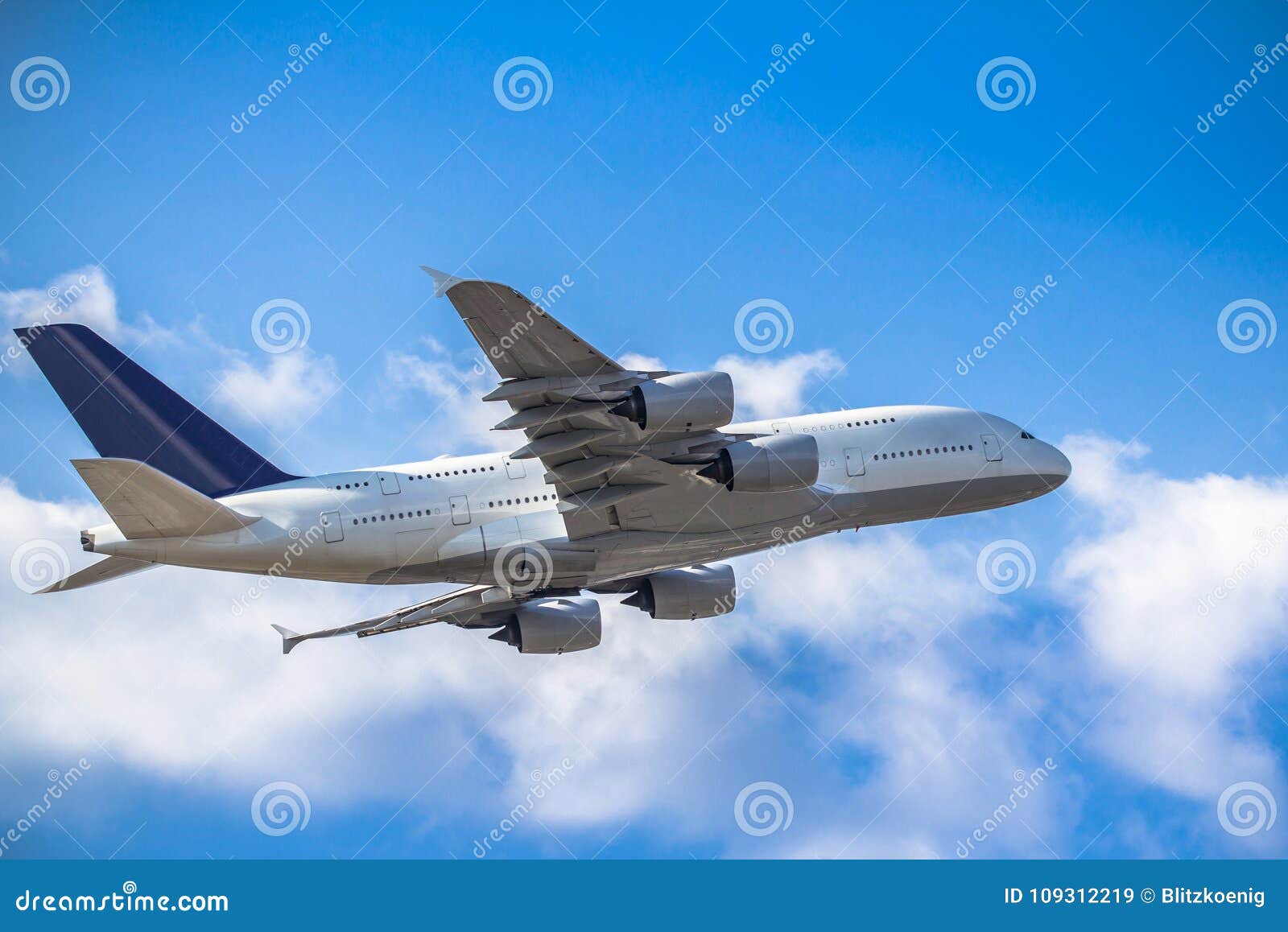 Lanzamiento Del Aeroplano Del Passanger Imagen de archivo - Imagen de ...