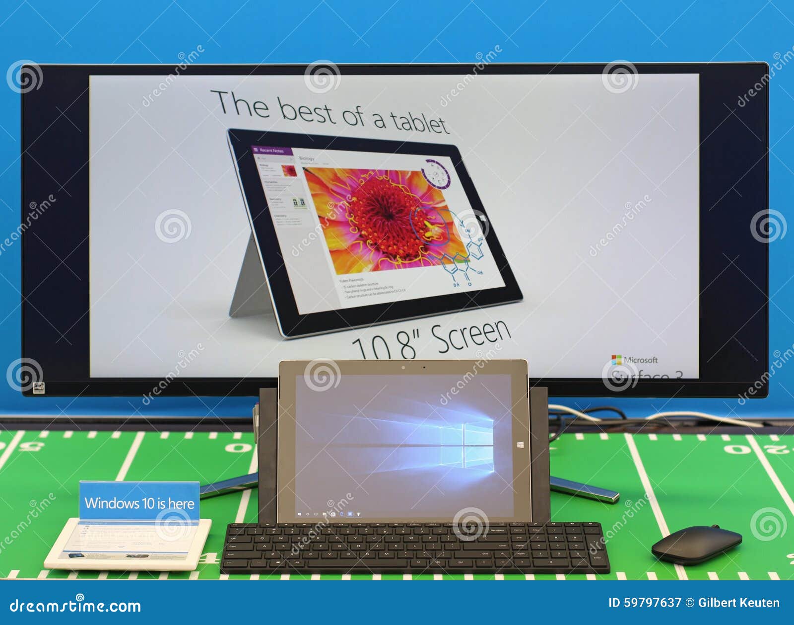 Laptop Computer Big Screen Windows 10 Stock Photos - Free & Royalty ...