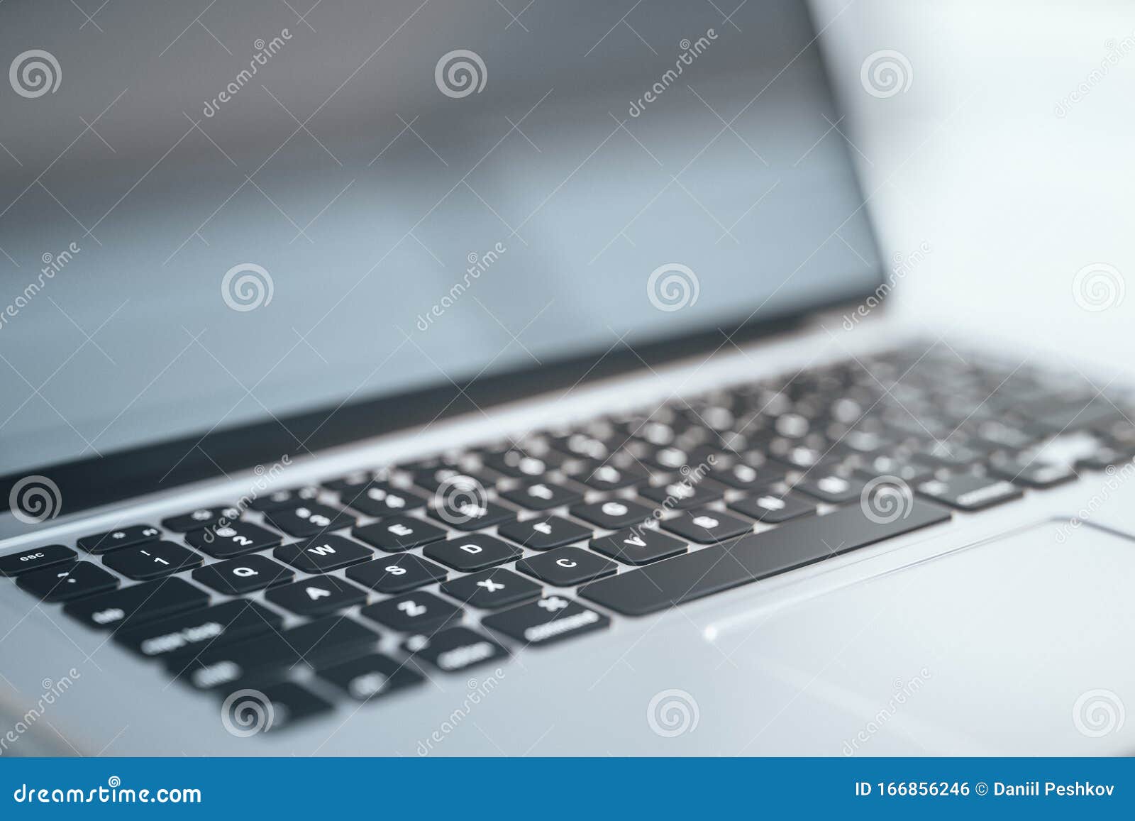 Laptop Computer with Blank Screen Editorial Photo - Illustration of ...