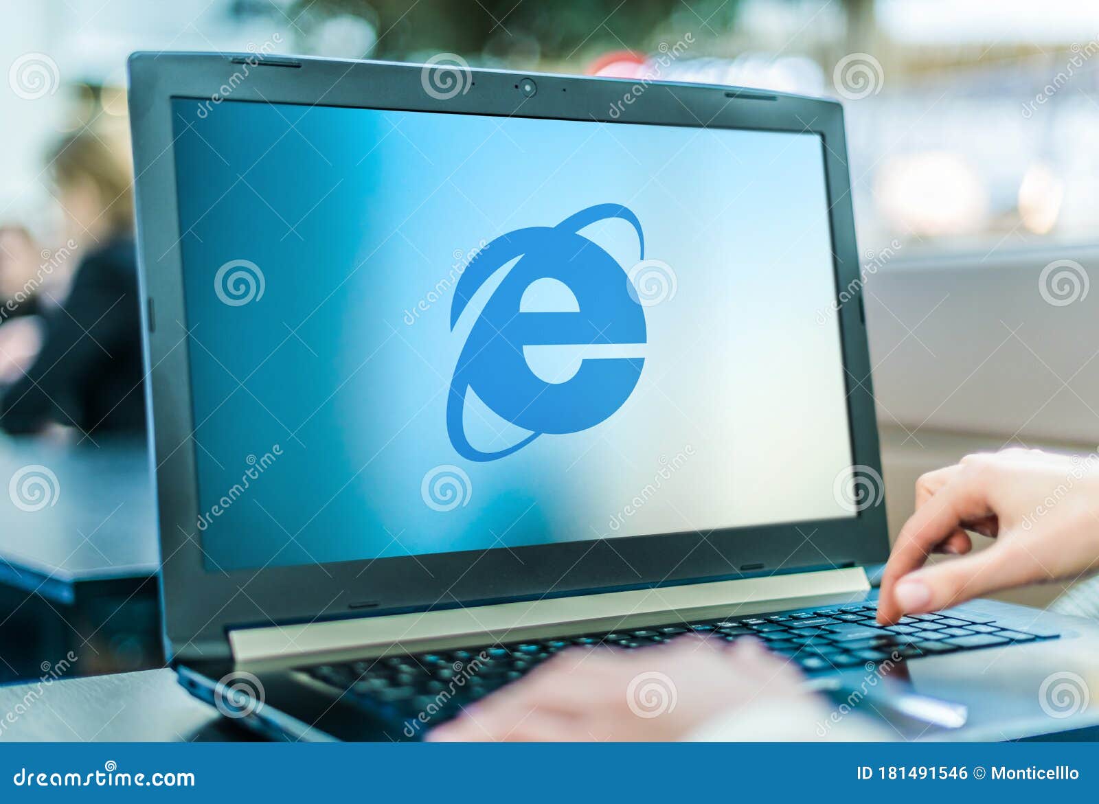 Laptop Computer Displaying Logo of Internet Explorer Editorial Photo ...