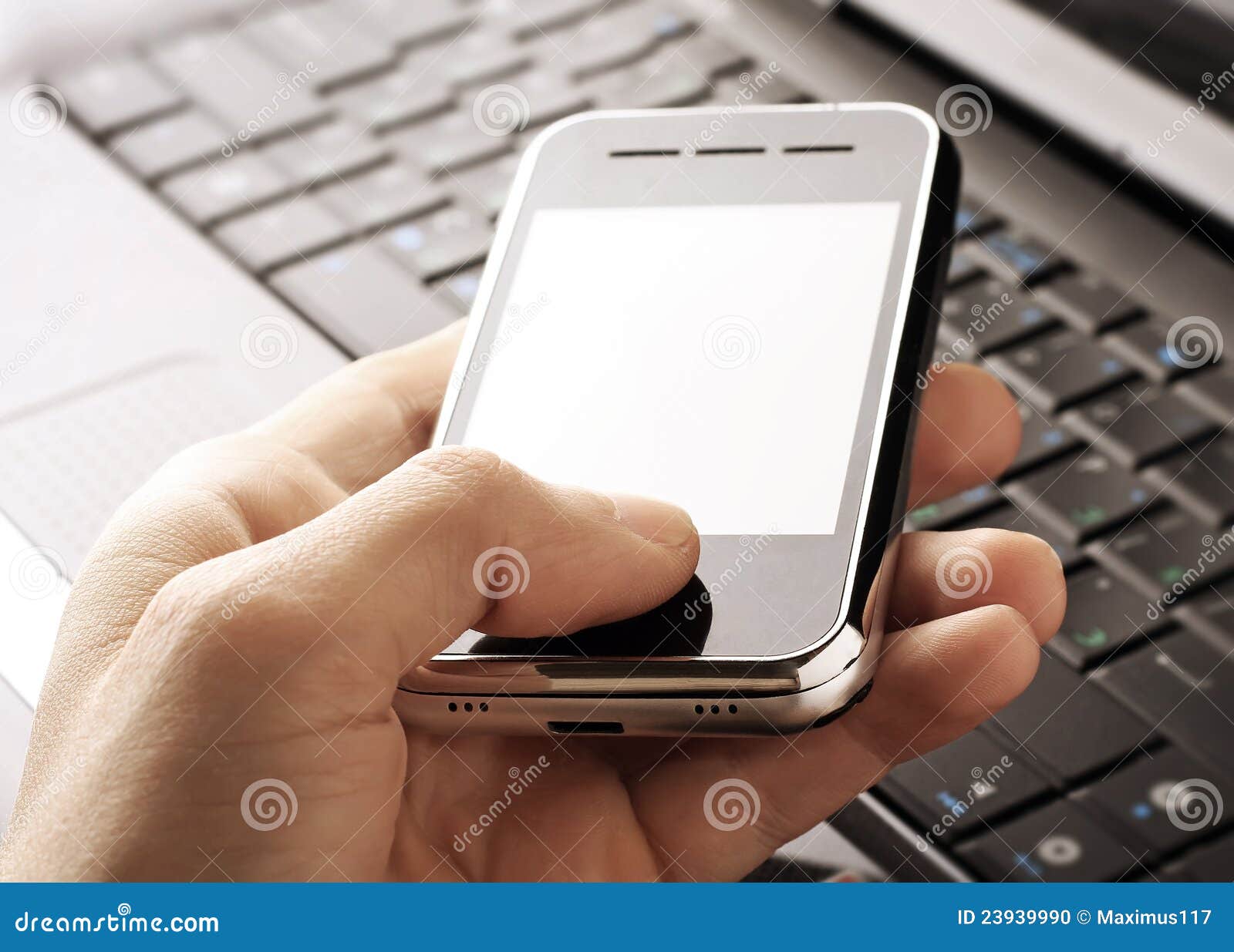 Laptop-Computer und Handy stockfoto. Bild von note, gerät - 23939990