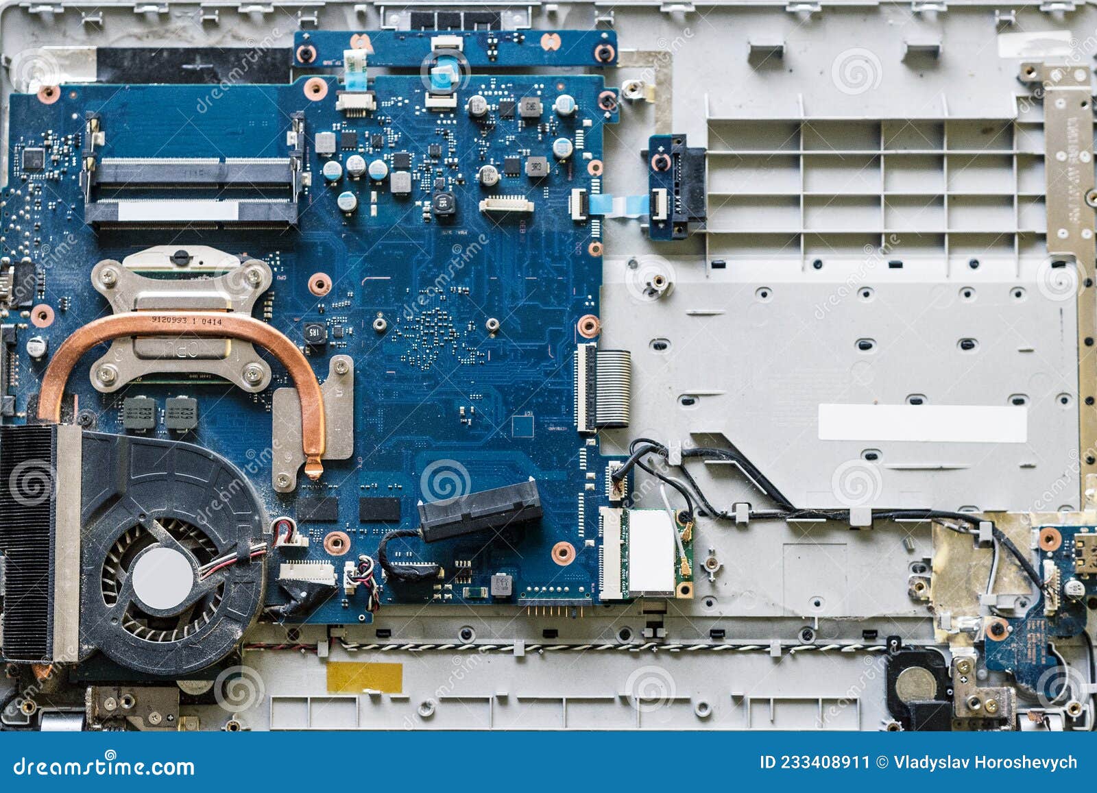 Repair Of A Disassembled Old Engine On A Car Head Timing Mechanism Wear ...