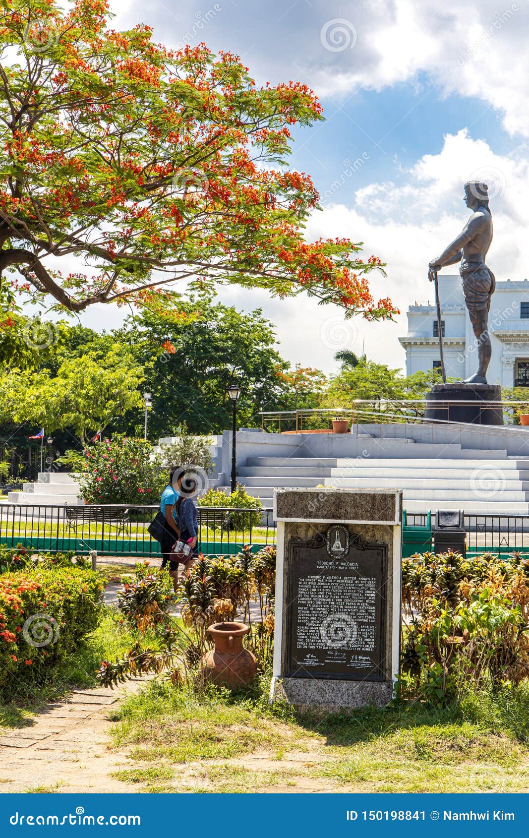 Lapu Lapu Statue at Rizal Park, Manila Editorial Photo - Image of ...