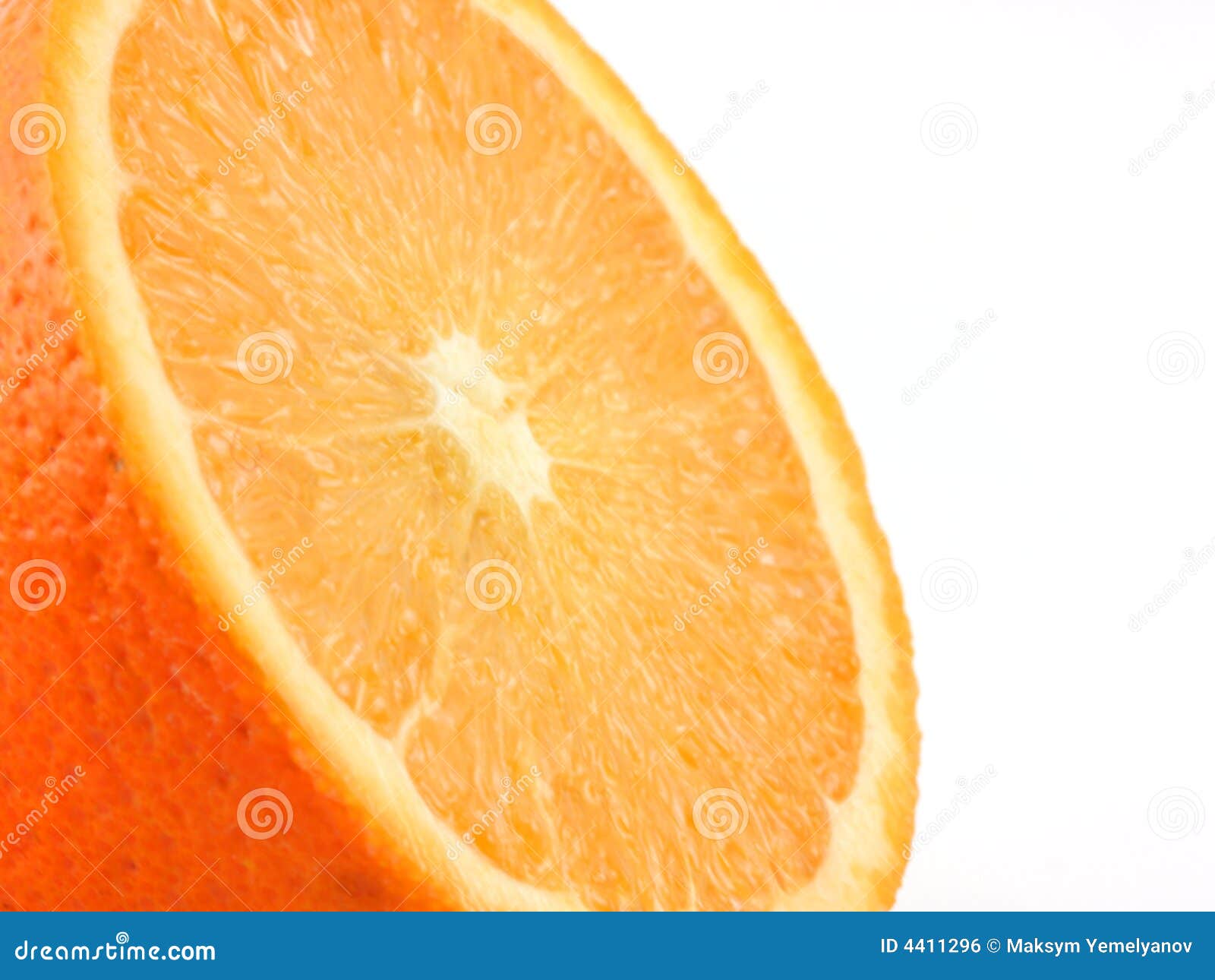 Laranja cortada foto de stock. Imagem de gosto, isolado - 4411296