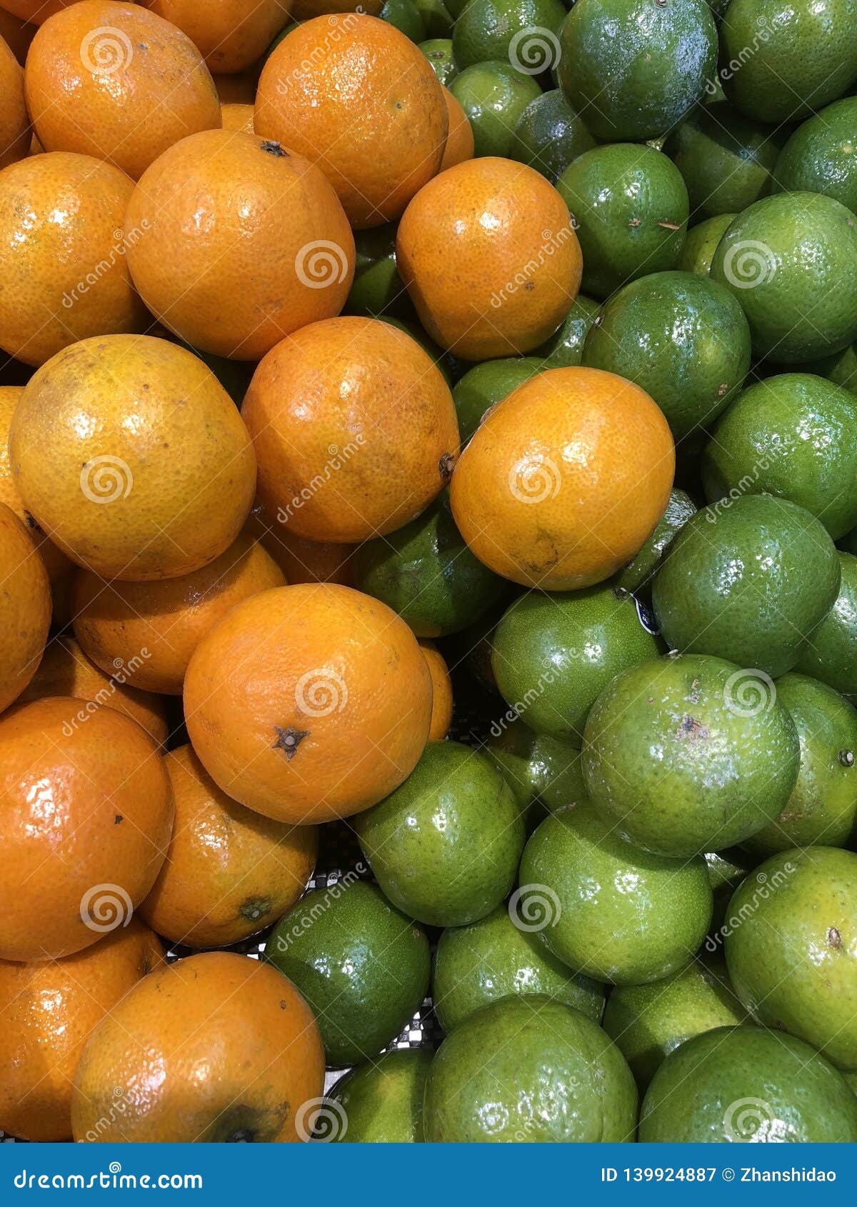 Laranjas imagem de stock. Imagem de fresco, laranjas - 139924887