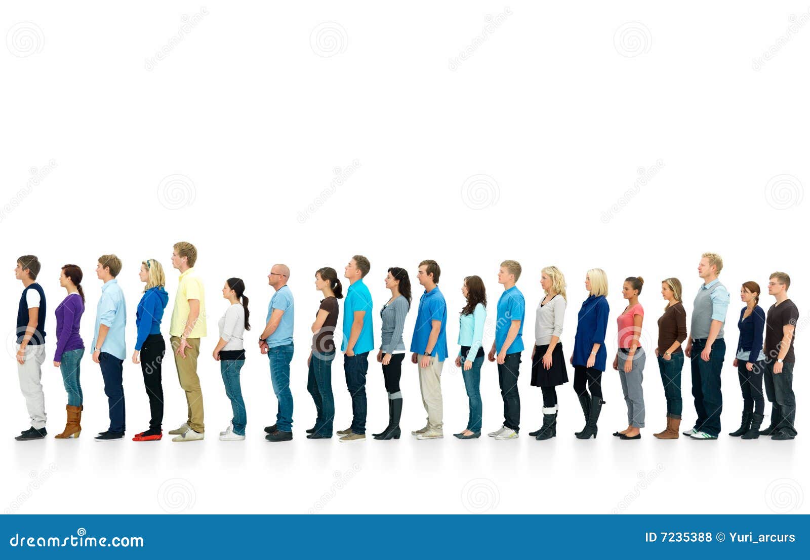 Larga Cola De La Gente Que Se Coloca En Coleta Foto de archivo - Imagen ...