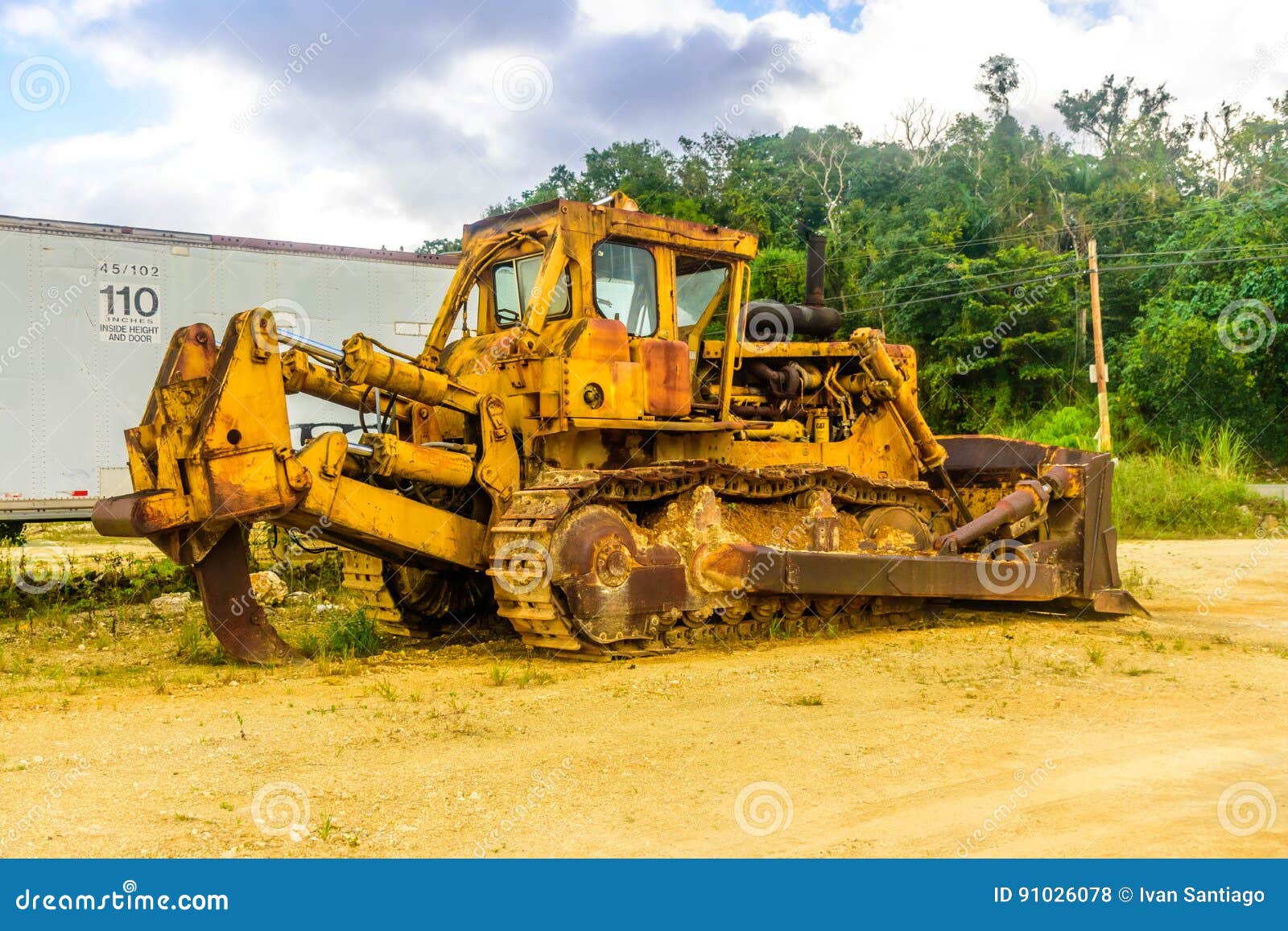 Large Abandoned Construction Tractor Stock Photo - Image of destruction ...