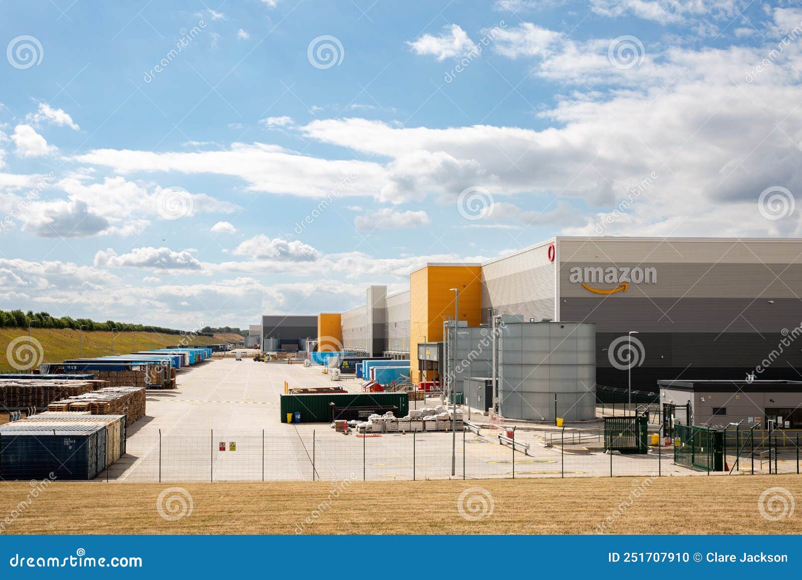 Large Amazon Warehouse Fulfilment Centre Editorial Image - Image of ...