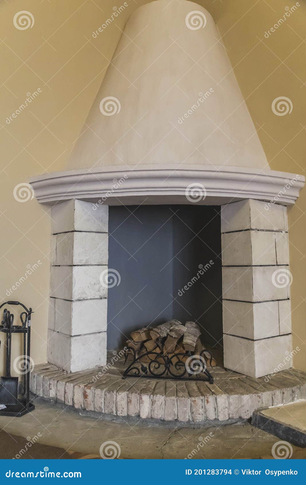 Large Antique Unlit Fireplace Stock Photo - Image of decoration, castle ...