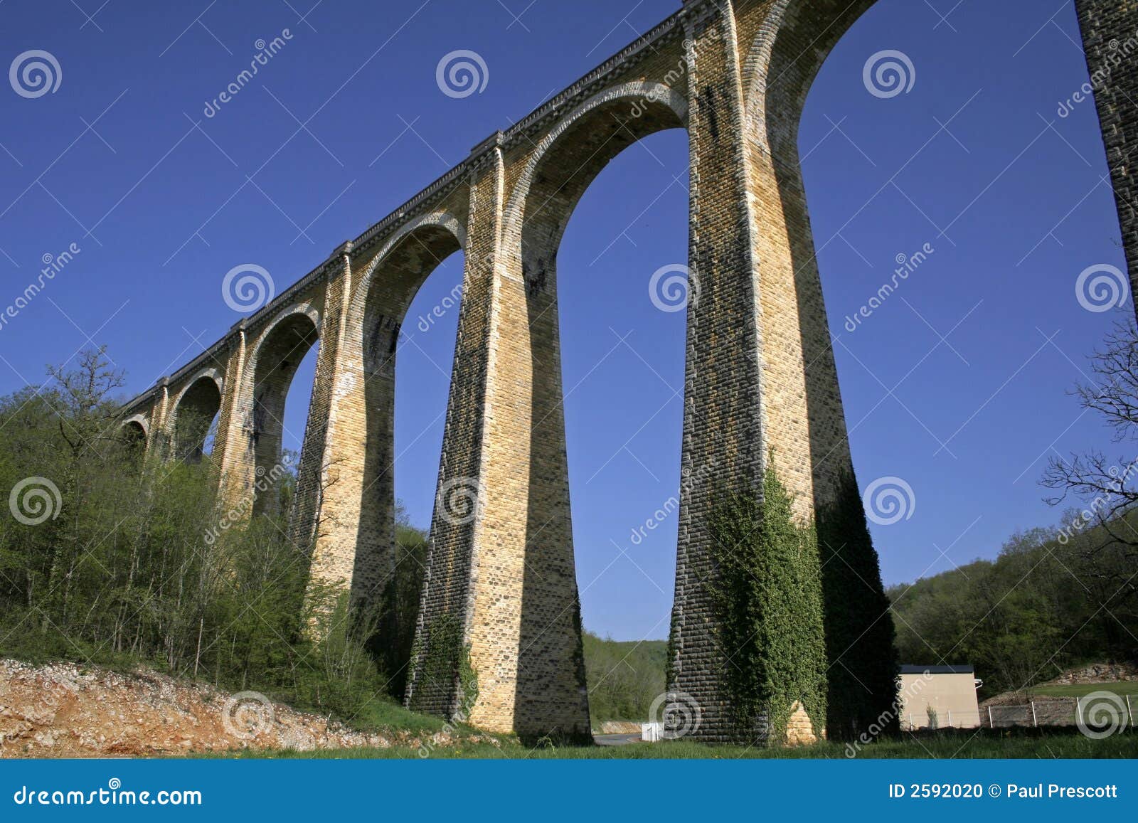 Large arch railway bridge stock photo. Image of viaduct - 2592020