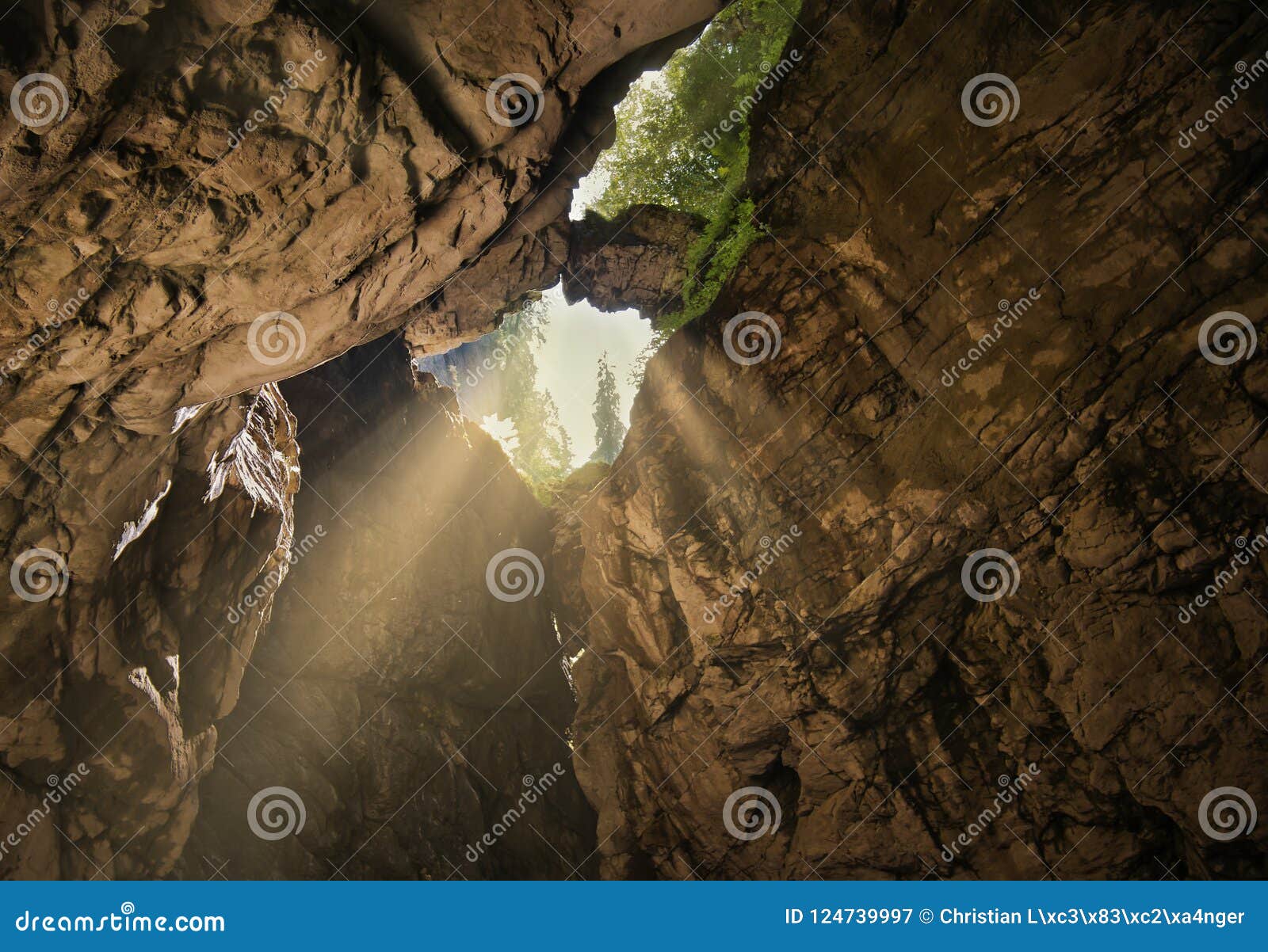 Boulder Connects Two Rock Walls in the Gorge Stock Image - Image of ...