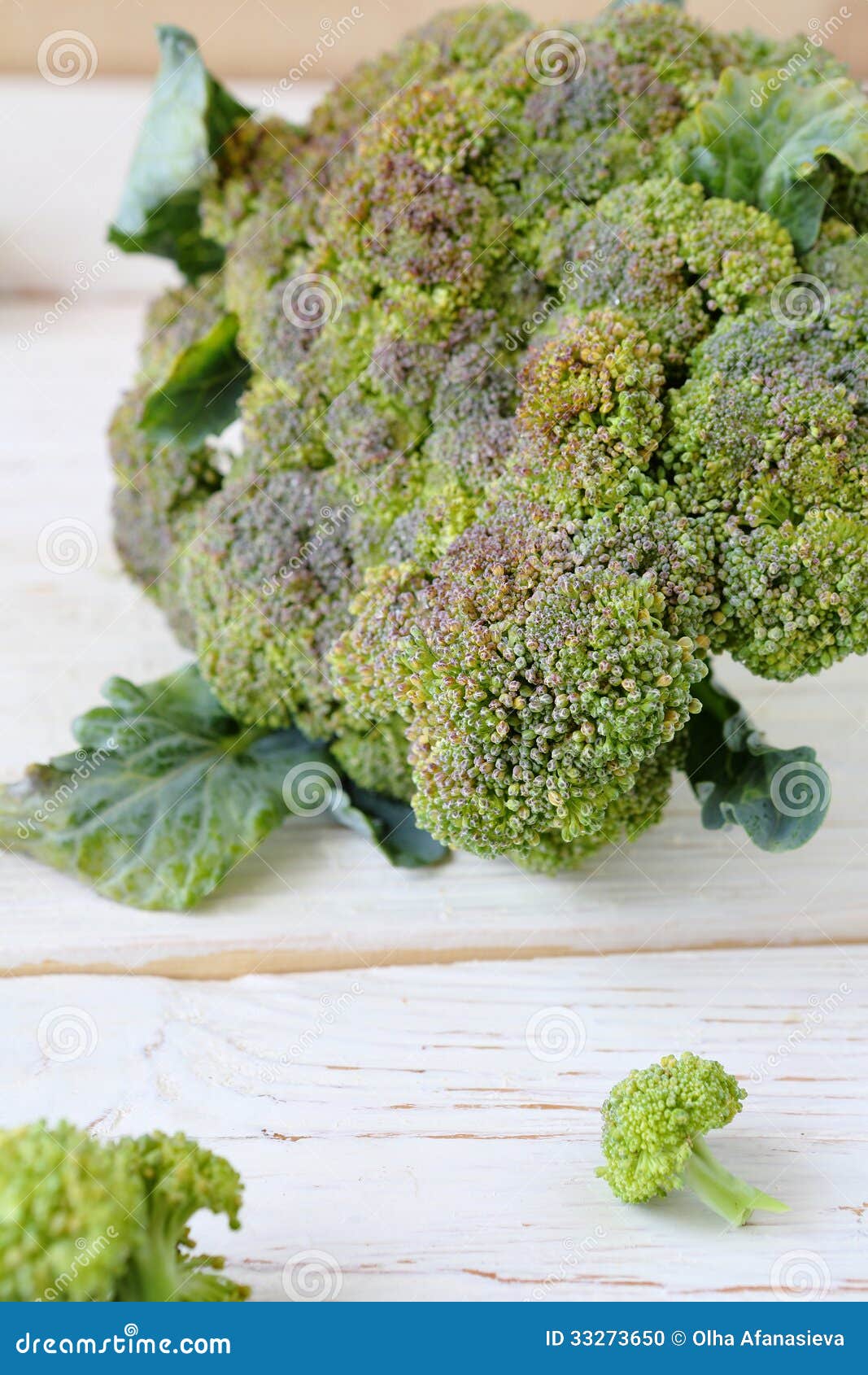 Large Broccoli on the Table Stock Photo - Image of nature, bright: 33273650
