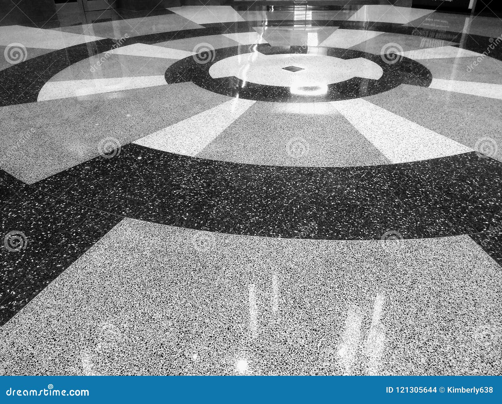 Broken Circle Stock Photos - Download 6,988 Royalty Free Photos