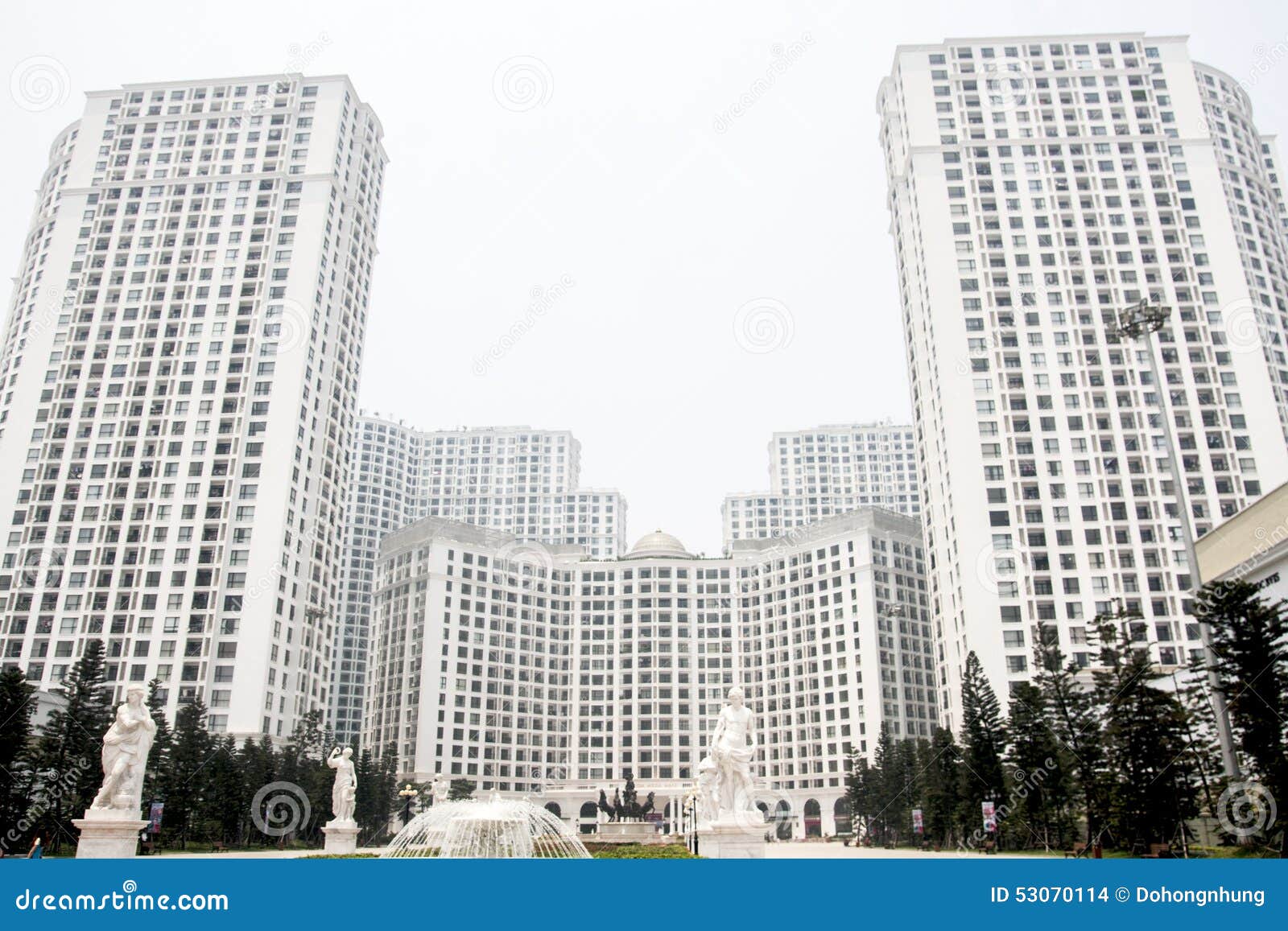 Large buildings editorial stock image. Image of entrance - 53070114