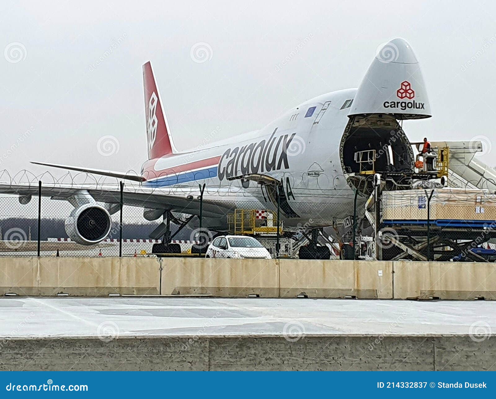 Large cargo aircraft editorial photography. Image of infrastructure ...