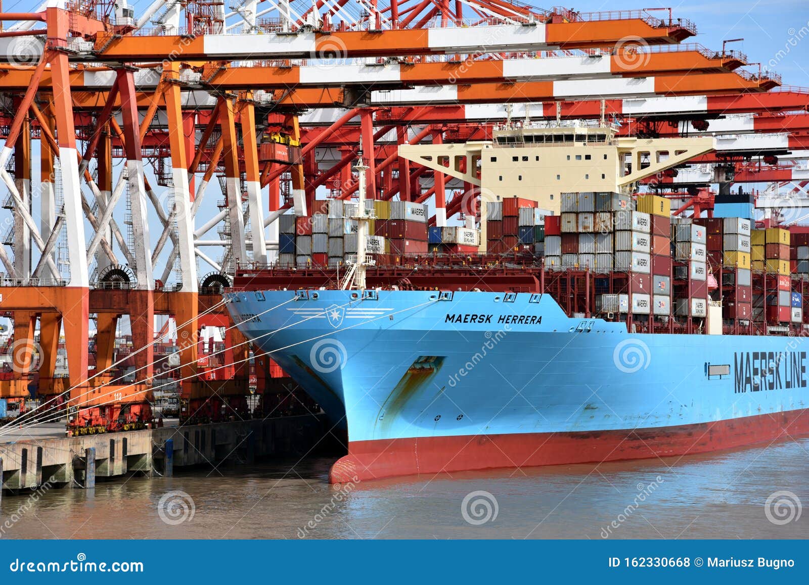 Maersk Shanghai Cargo Ship Sails Fully Loaded Editorial Image ...