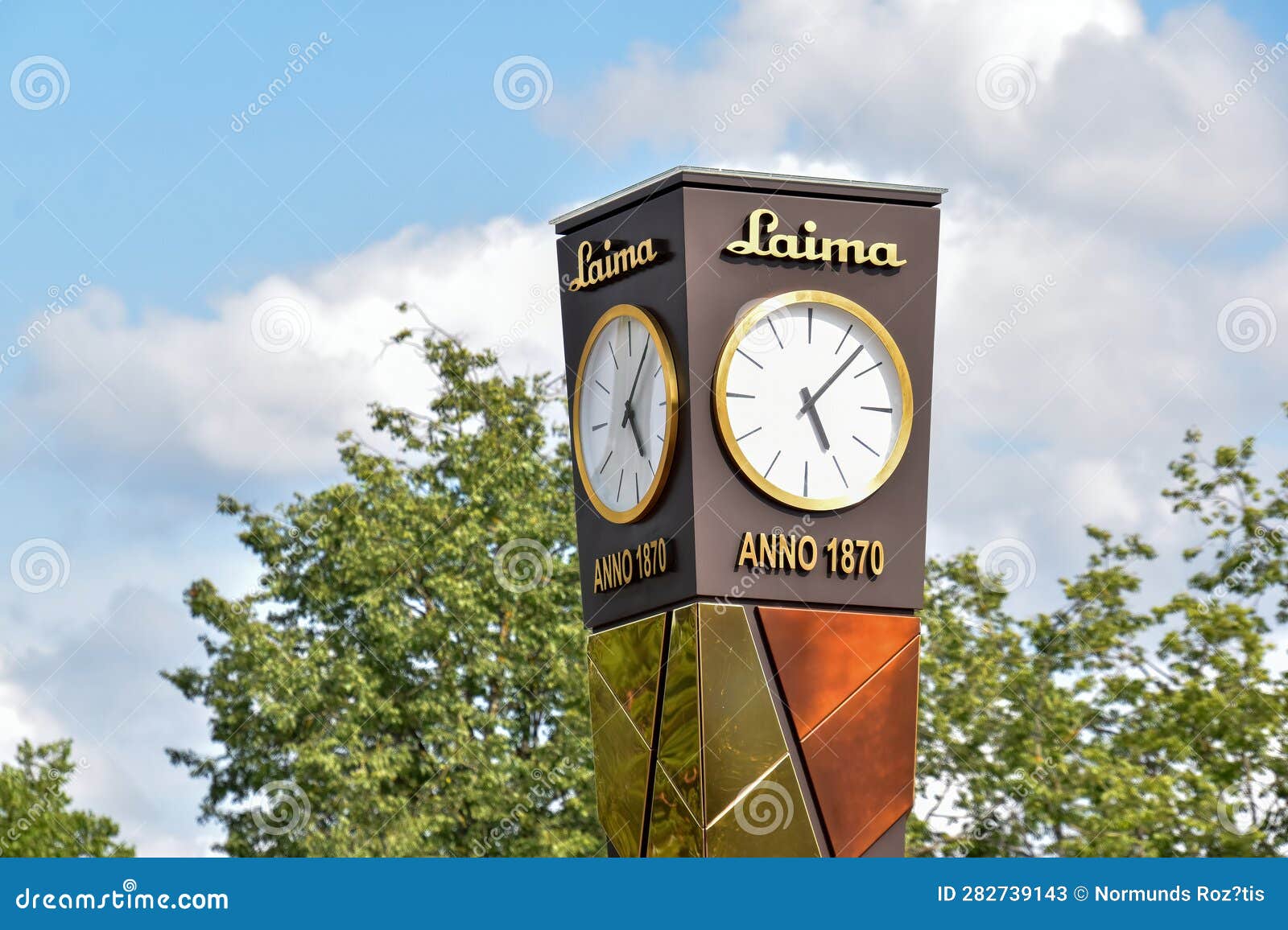 A Large Clock in the Center of the City Editorial Stock Photo - Image ...