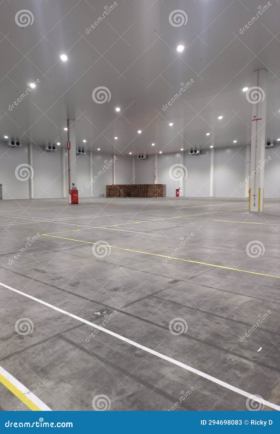 Large Cold Storage Warehouse Stock Image - Image of logistic, warehouse ...