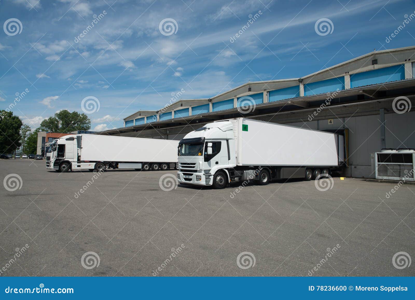 Large Cold Warehouse (Refrigerated Trucks) Stock Photo - Image of cargo ...