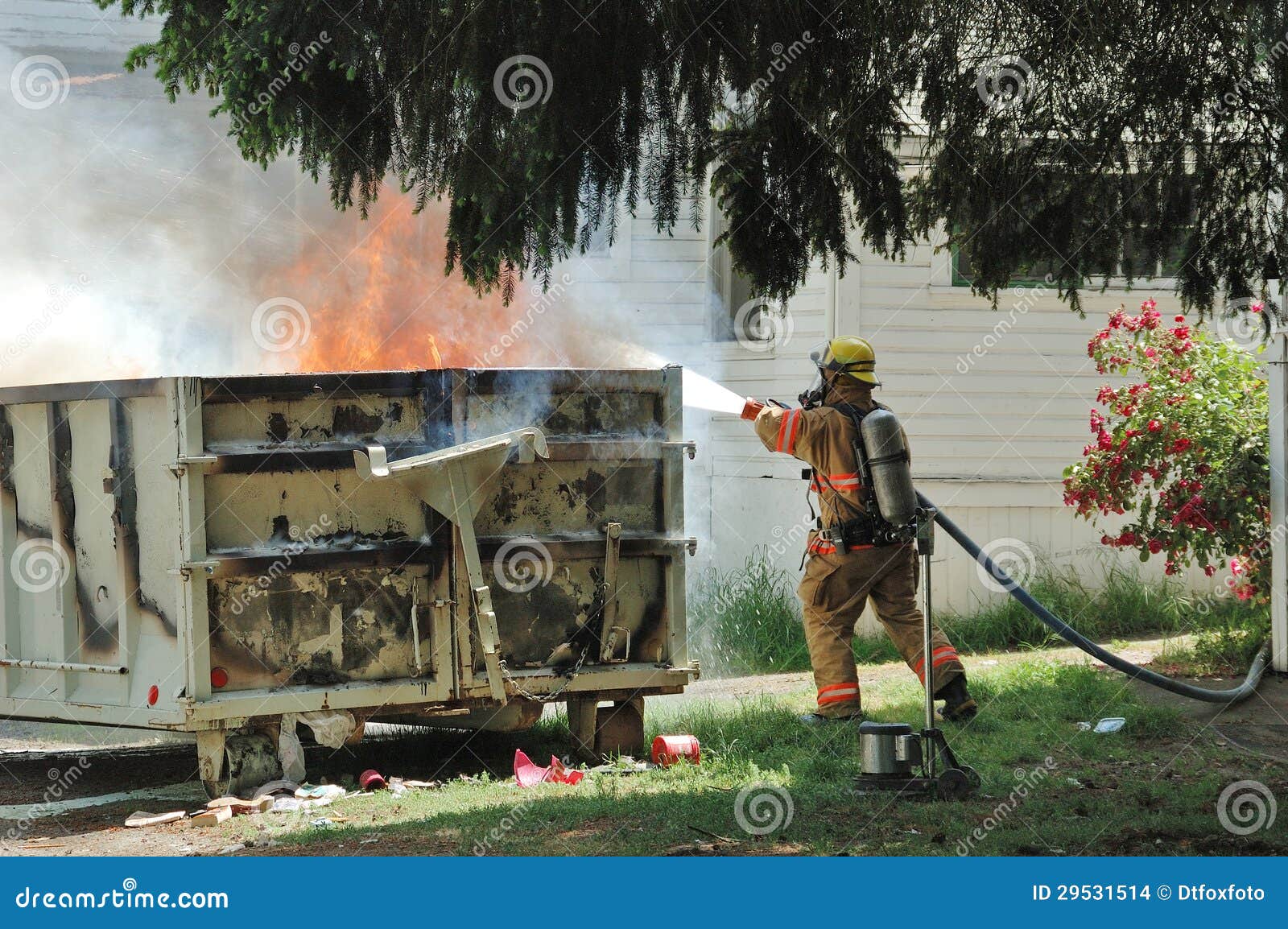 Large Commercial Dumpster Fire Editorial Stock Image - Image of ...
