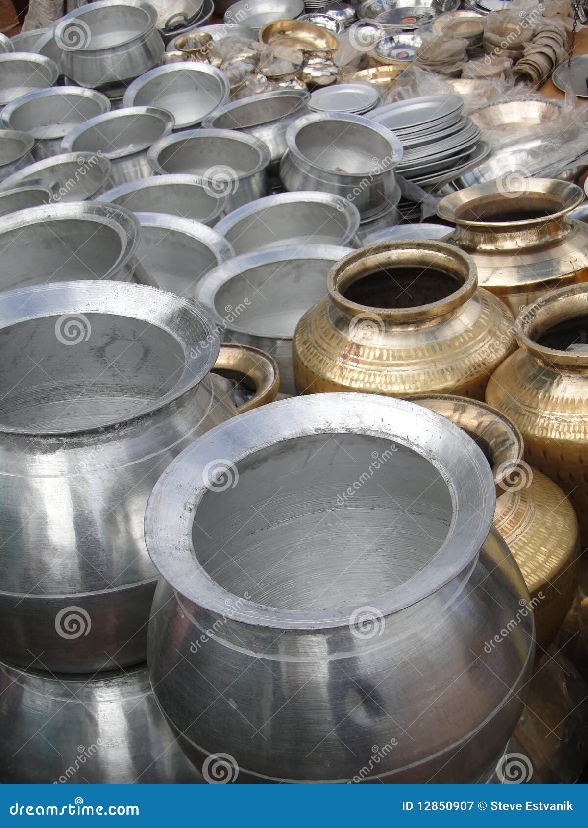 Large Cooking and Water Pots Stock Image - Image of india, market: 12850907