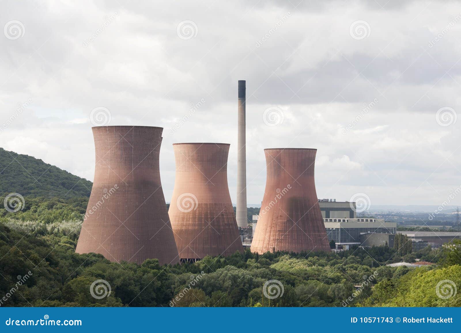 Large cooling towers stock image. Image of green, station - 10571743