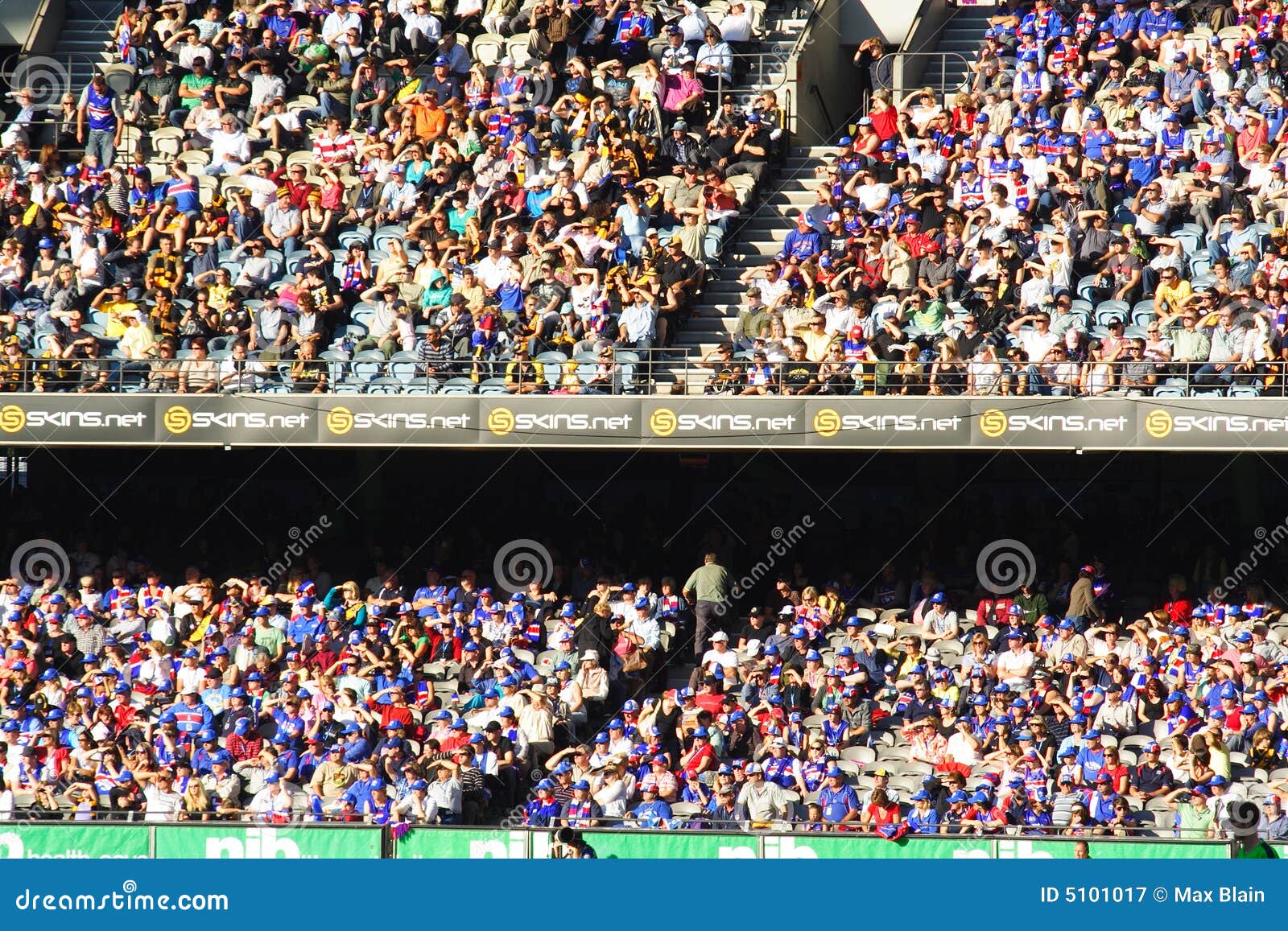 Large Crowd Editorial Photography - Image: 5101017