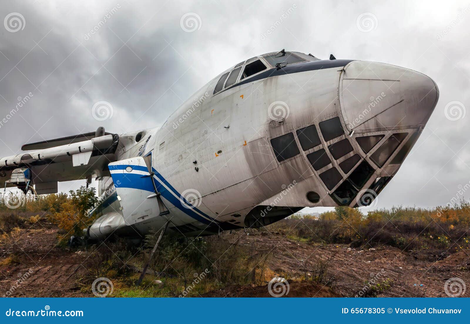 Large Damage Passenger Aircraft Stock Image - Image of large, airliner ...