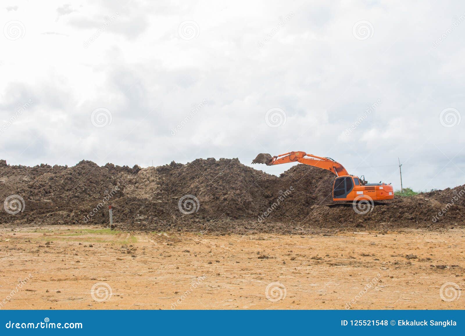 Large Diesel Mechanical Excavator Digging Earth Machine at Excavation ...