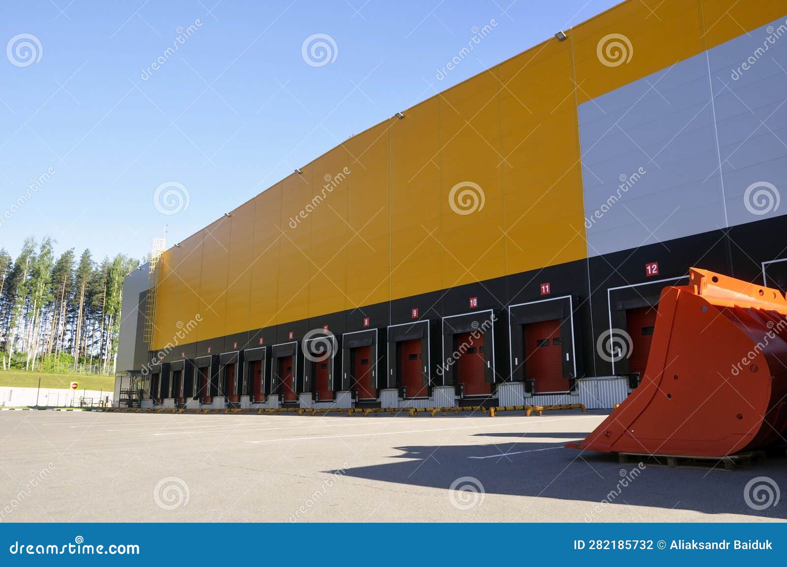 Large Distribution Warehouse with Gates for Loading Goods. Storage ...
