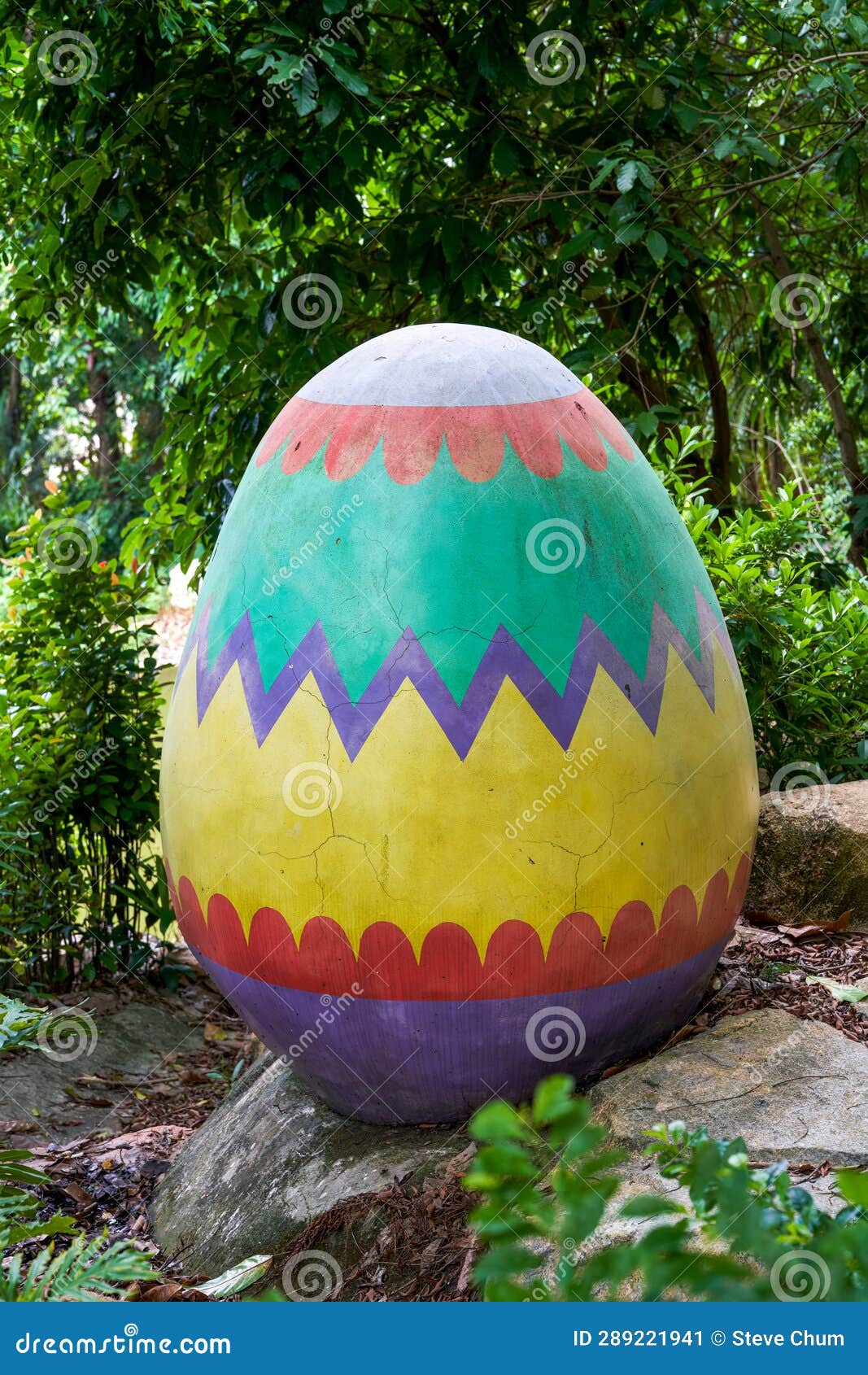 Large Easter Egg Sculpture in the Park Stock Image - Image of green ...